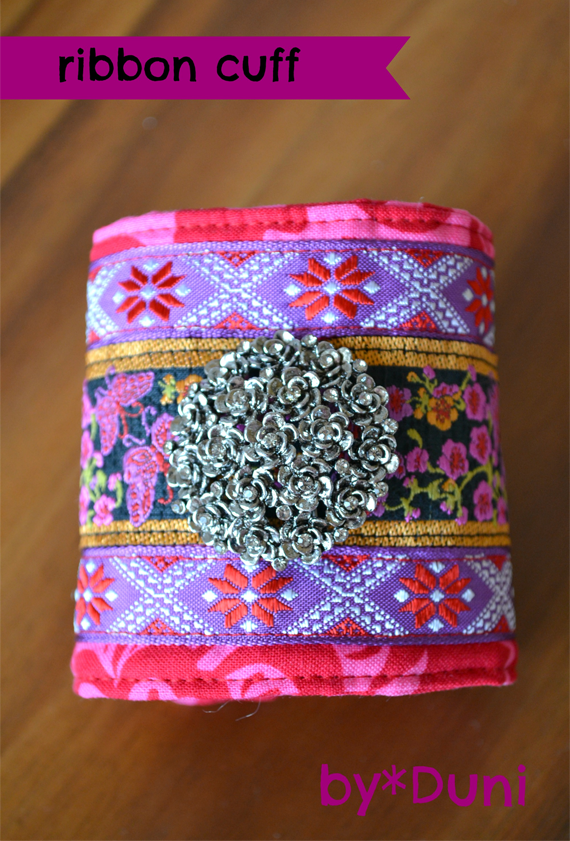 A free ribbon cuff tutorial from Bubby and Bean – Renaissance Ribbons